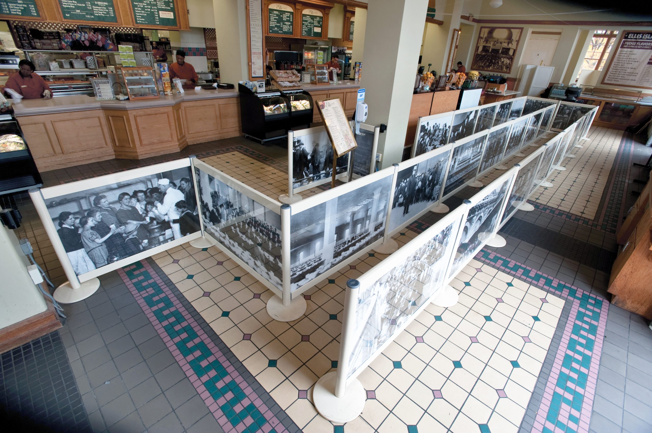 Tensaguide® Modular Barrier System | Tensator Group